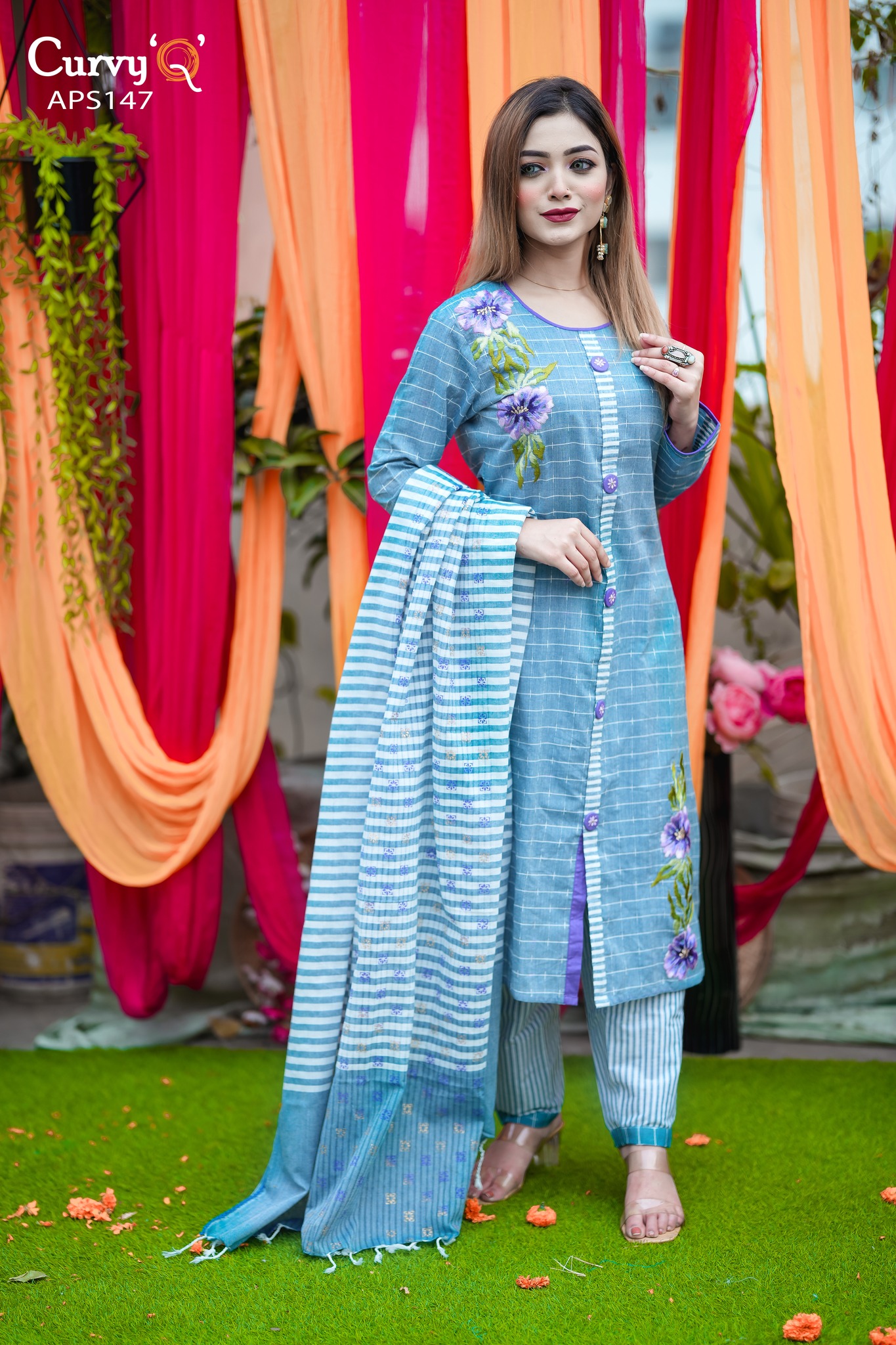 CurvyQ Fashion | Contact Us