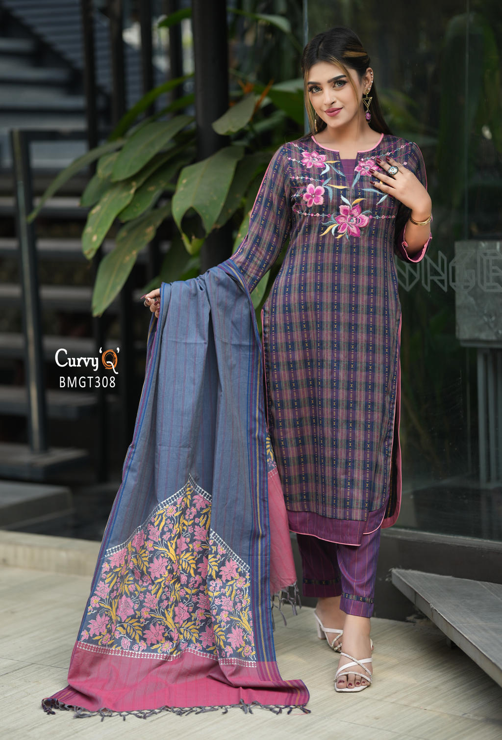 CurvyQ Fashion | Contact Us